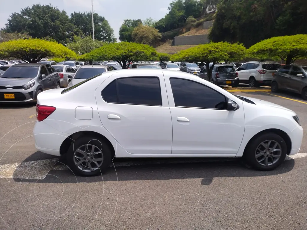 Renault Logan Life Polar usado (2019) color Blanco precio $43.000.000