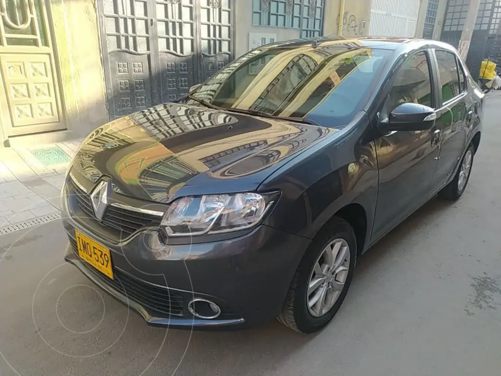 Renault Logan Dynamique usado (2016) color Gris precio $38.000.000