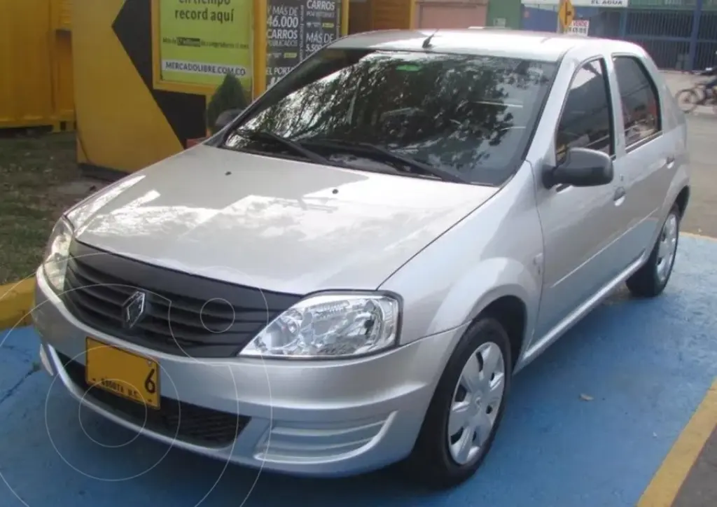 Renault Logan 1.4L Familier usado (2011) color Gris Platino precio $26. ...