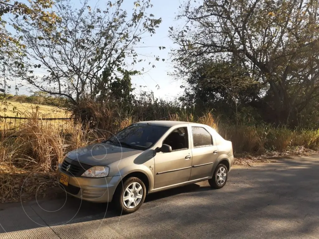 Renault Logan 1.4L Familier Ac usado (2012) color Gris precio $24.000.000