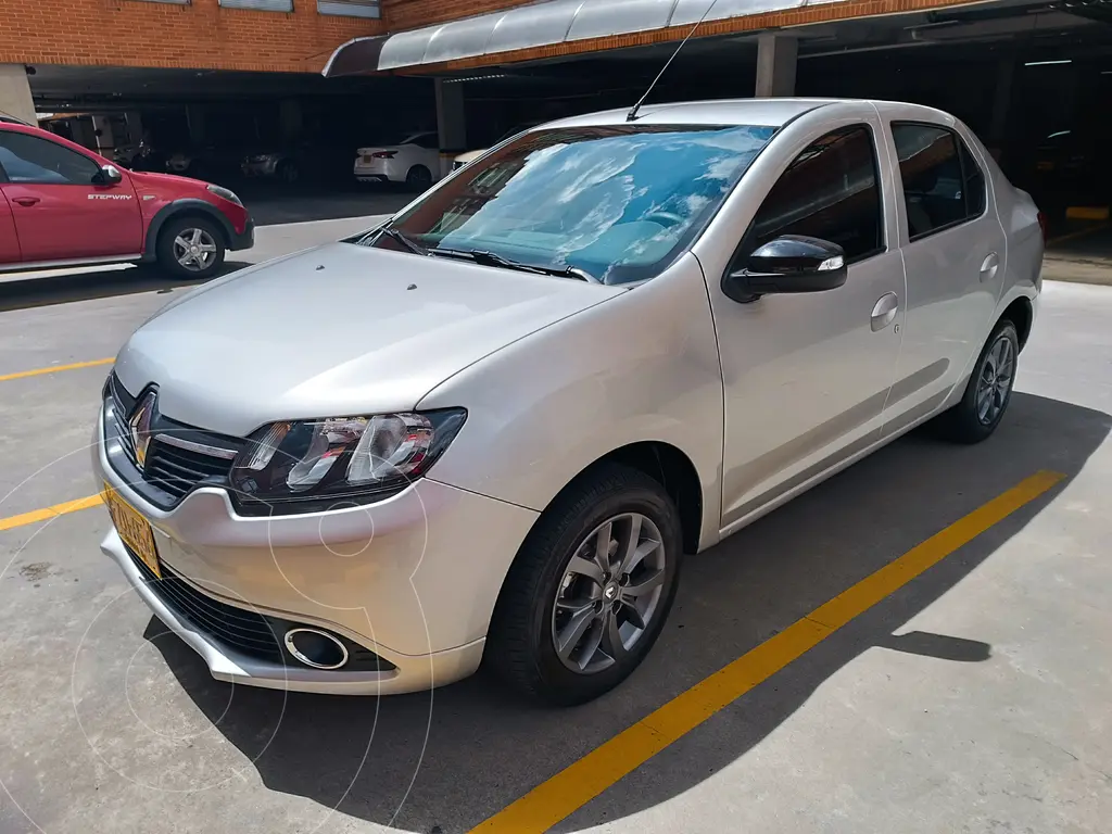 Renault Logan Life Plus usado (2020) color Gris Estrella precio $45.000.000