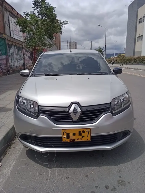 Renault Logan Life usado (2020) color Gris precio $40.000.000