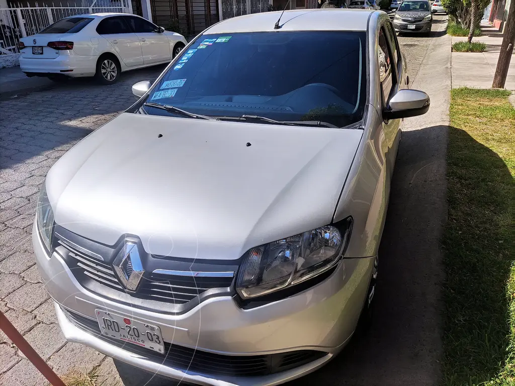 Renault Logan Expression usado (2017) color Gris Acero precio u$s120,000
