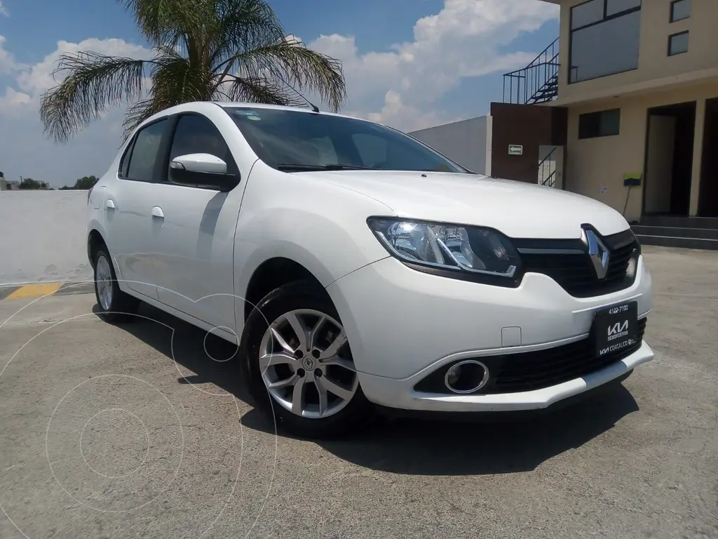 Renault Logan Intens Aut usado (2018) color Blanco precio $219,800