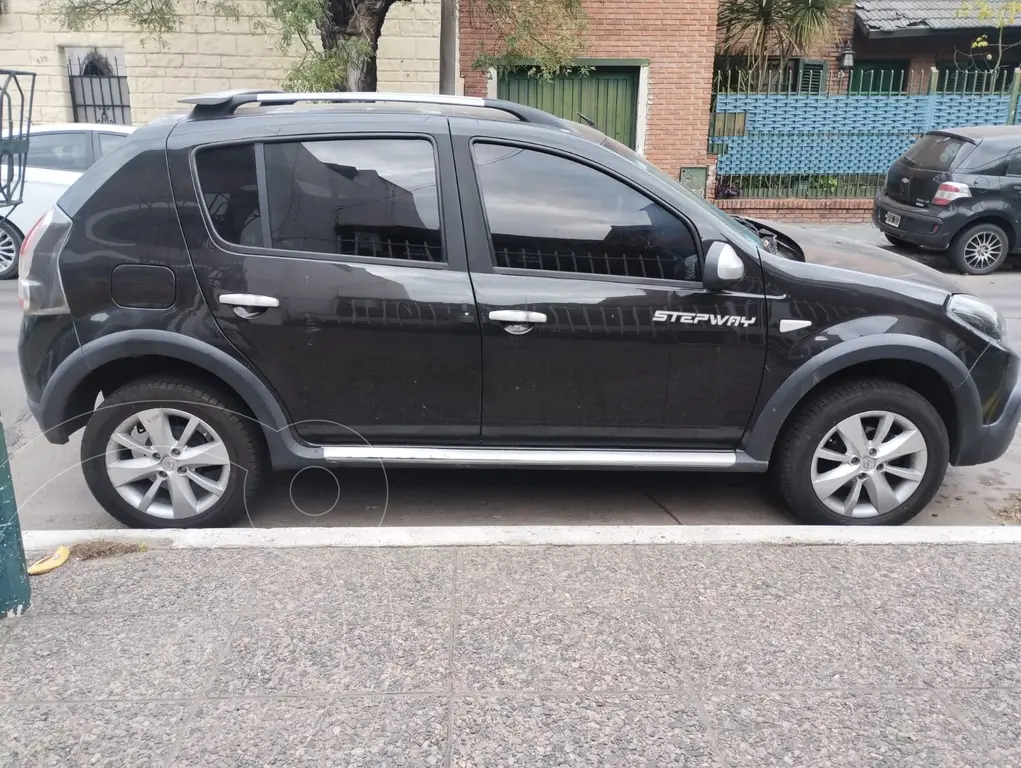 Renault Sandero Stepway 1.6 Confort usado (2011) color Negro precio u ...
