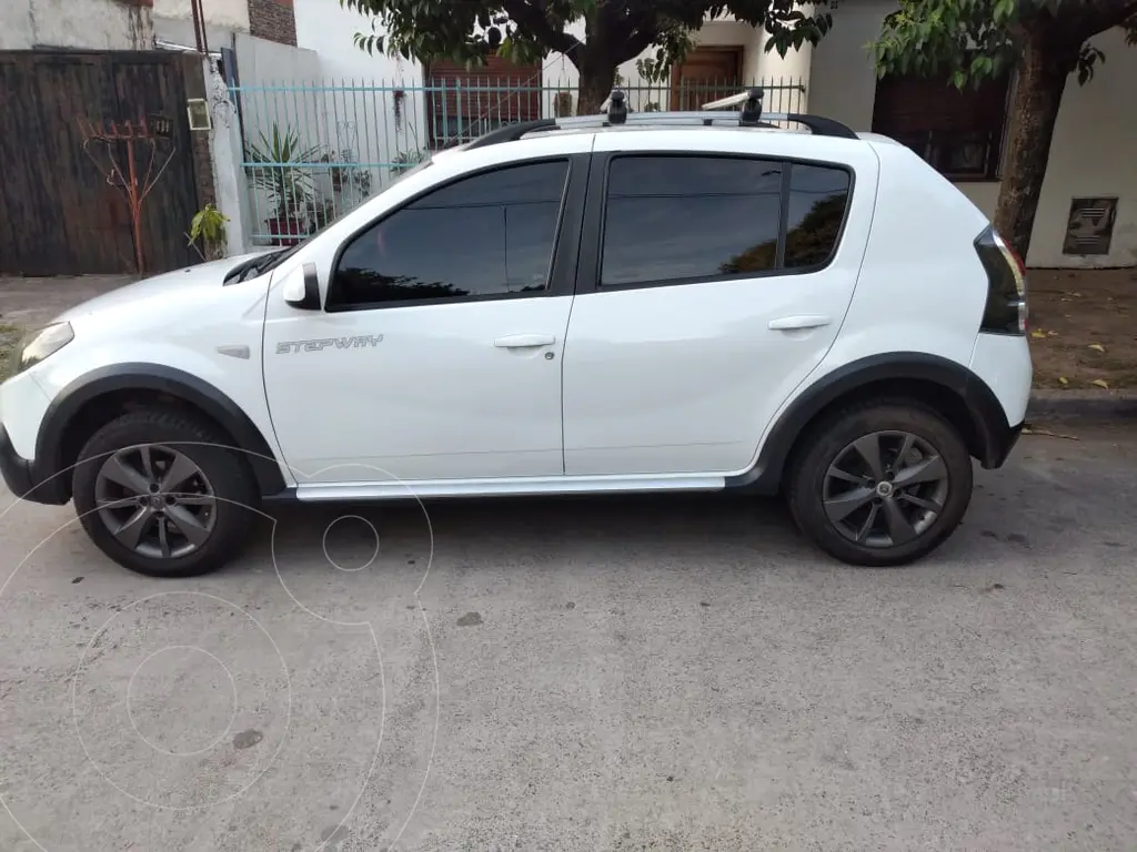 Renault Sandero Stepway 1.6 Privilege NAV usado (2014) color Blanco ...