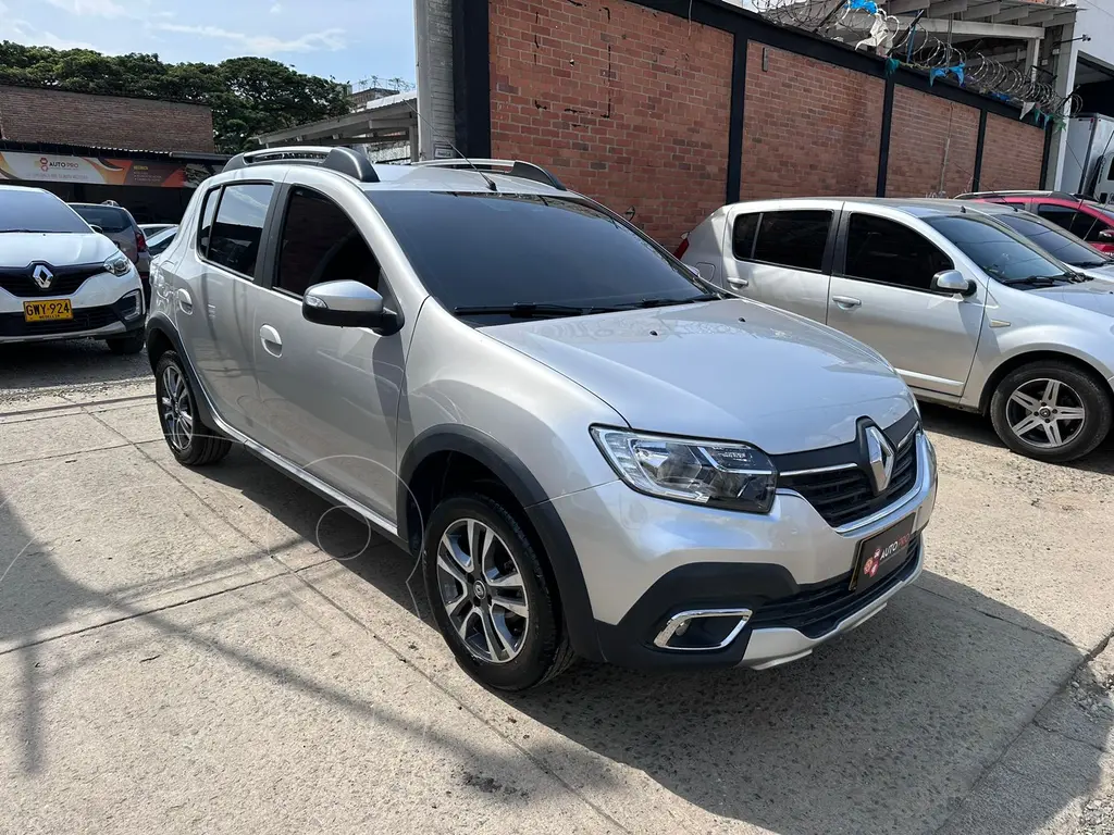Renault Sandero Stepway Intens usado (2021) color Gris Estrella precio ...