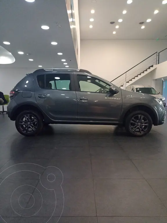 Renault Stepway 1.6 Intens nuevo color Gris Estrella precio $10.347.000