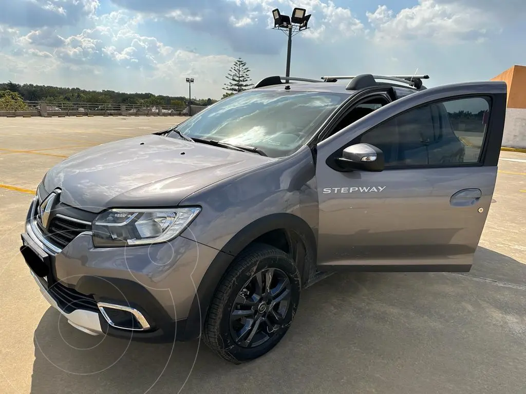 Renault Stepway 1.6 Intens CVT usado (2021) color Gris precio u$s12.990