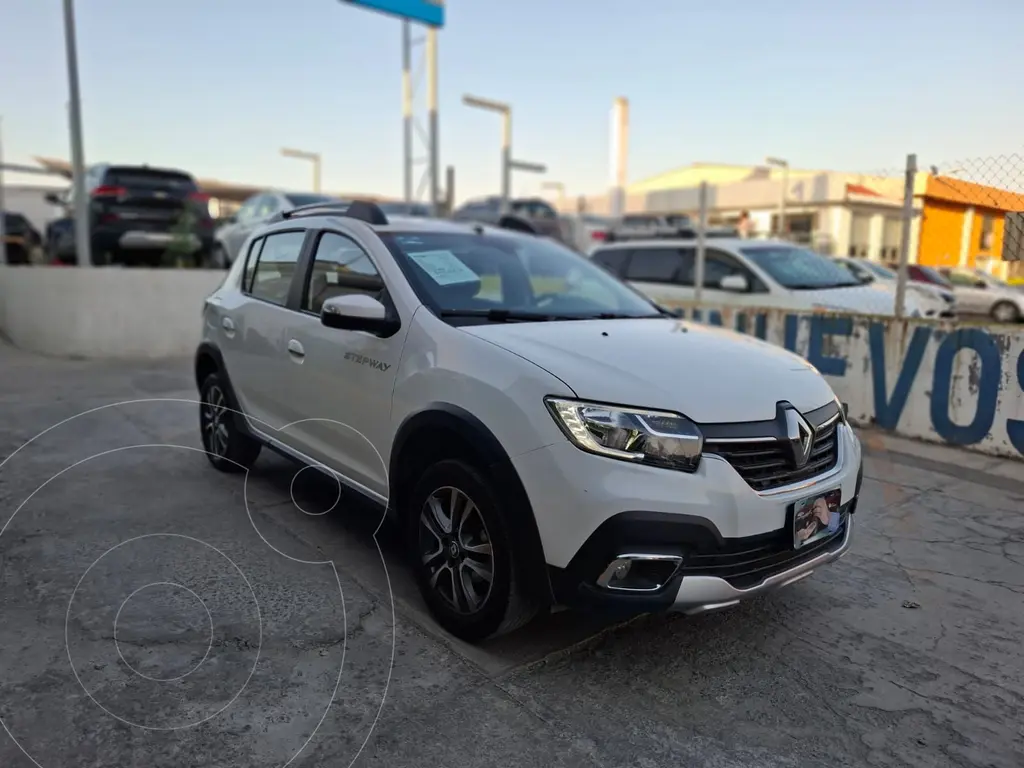 Renault Stepway Intens usado (2023) color Blanco precio $255,000