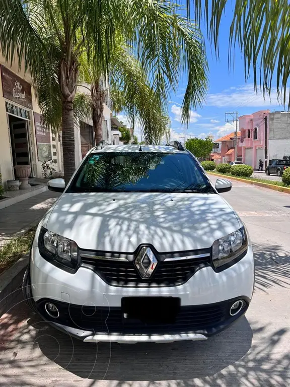 Renault Stepway Intens usado (2019) color Blanco Alaska precio $230,000