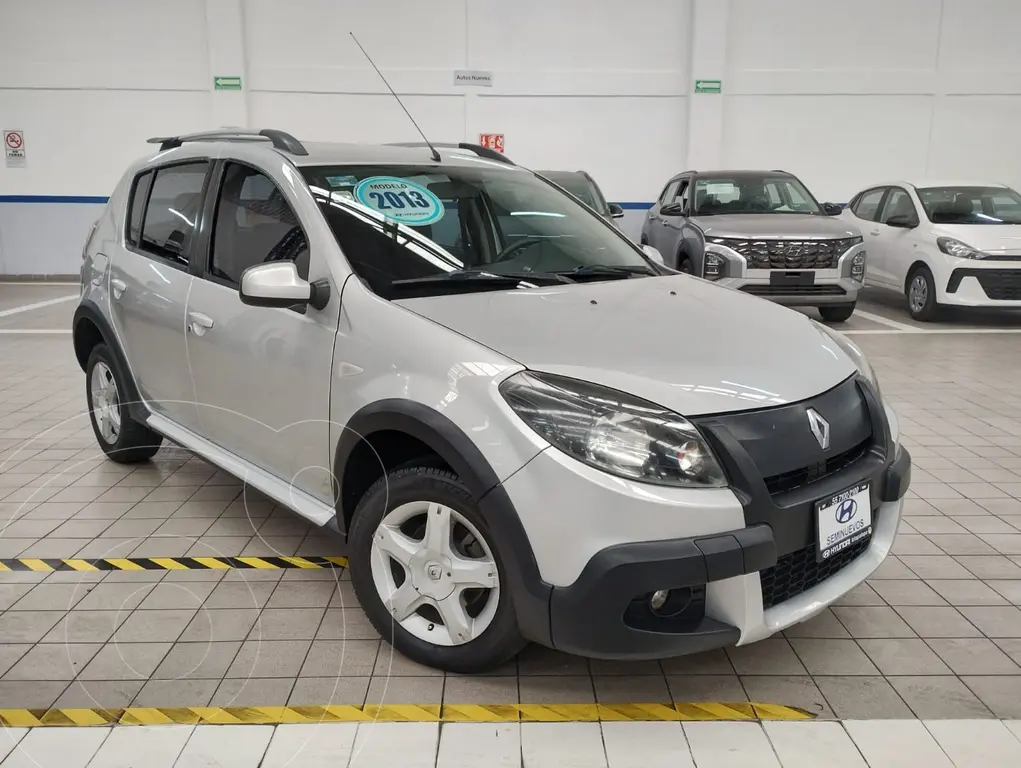 Renault Stepway Dynamique usado (2013) color plateado precio $139,000