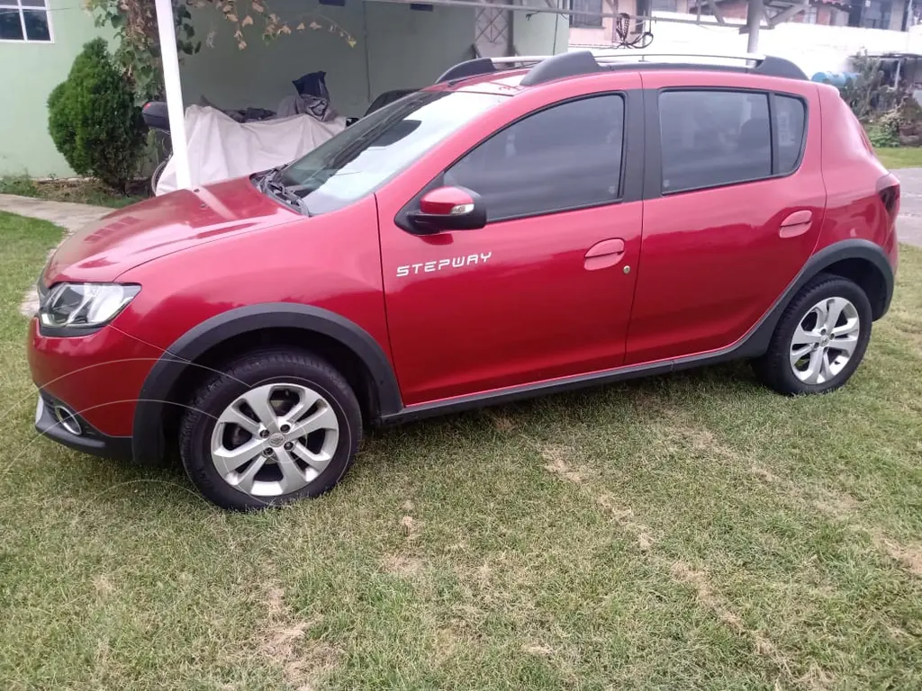 Renault Stepway Zen usado (2018) color Rojo Fuego precio $175,000