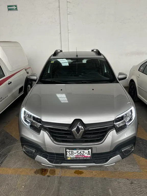 Renault Stepway Intens usado (2020) color Plata precio $250,000