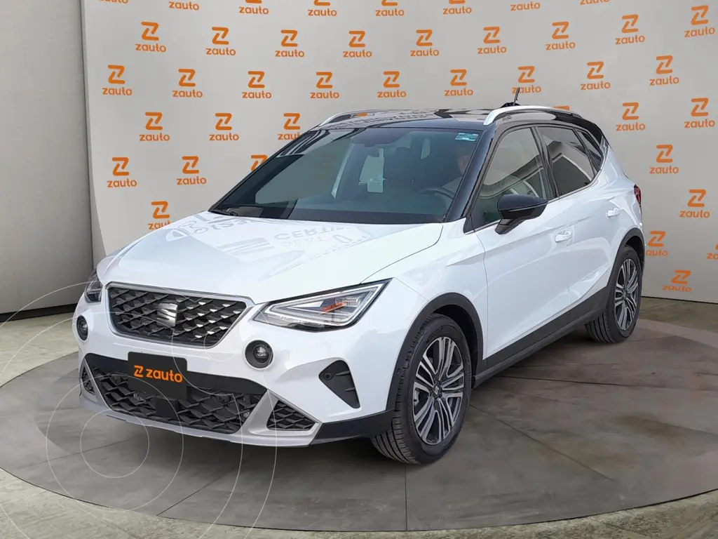 SEAT Arona Xperience usado (2023) color Blanco precio $419,900