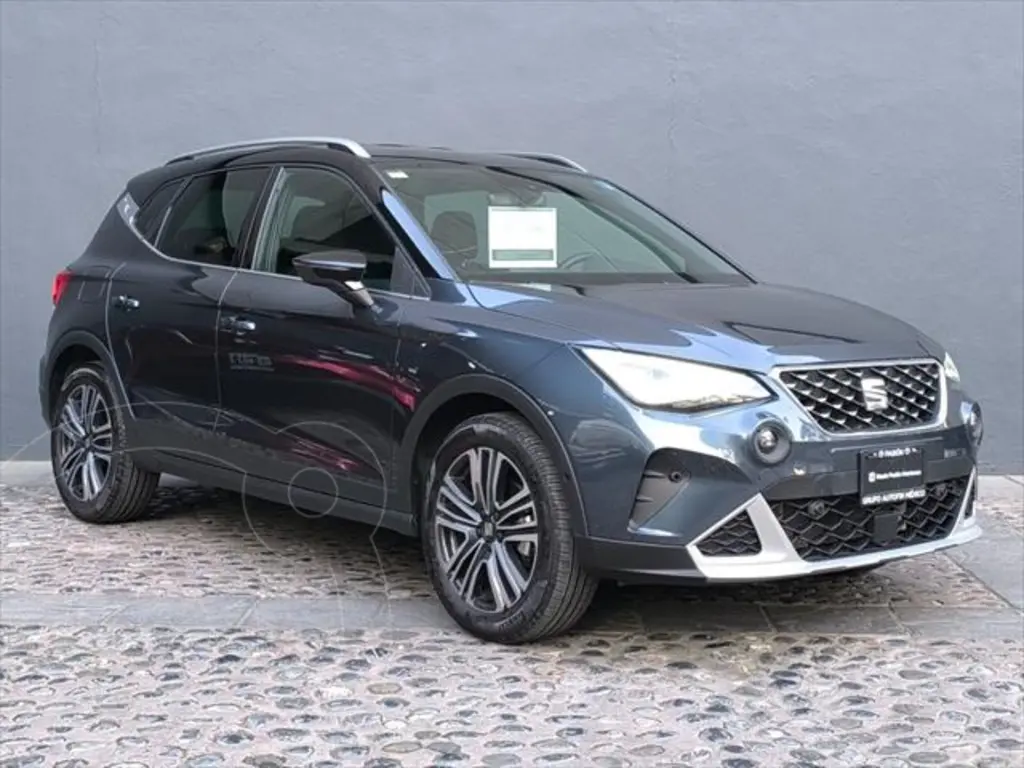 SEAT Arona Xperience usado (2023) color Gris precio $430,000