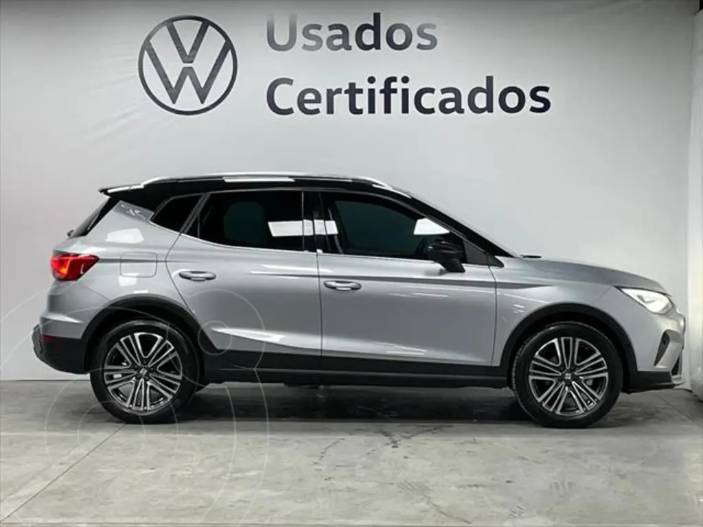 SEAT Arona Xperience usado (2022) color plateado precio $429,000