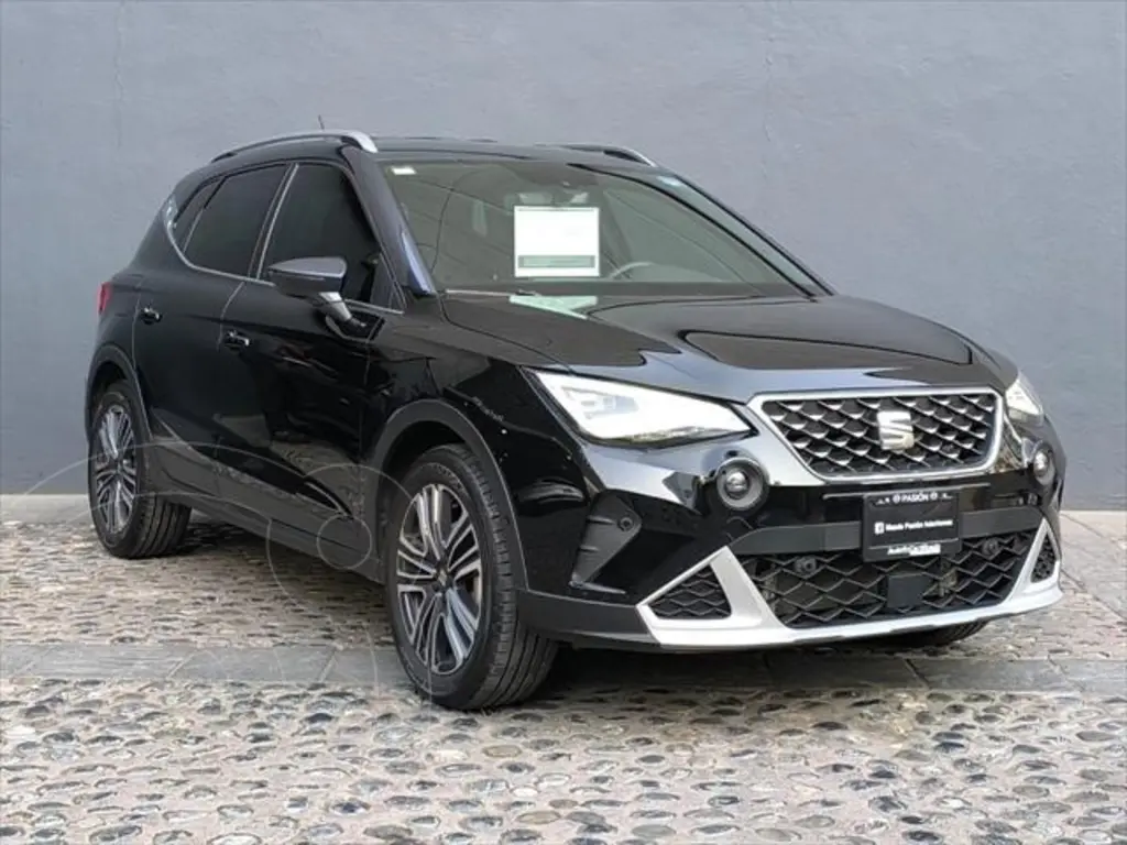 SEAT Arona Xperience usado (2023) color Negro precio $430,000