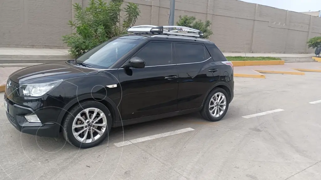 Ssangyong Tivoli 1.6L usado (2016) color Negro precio u$s12,000