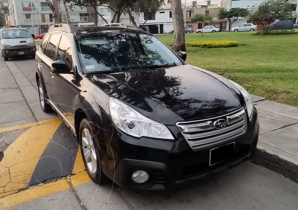 Subaru Outback 2.5i usado (2014) color Negro precio u$s15,800