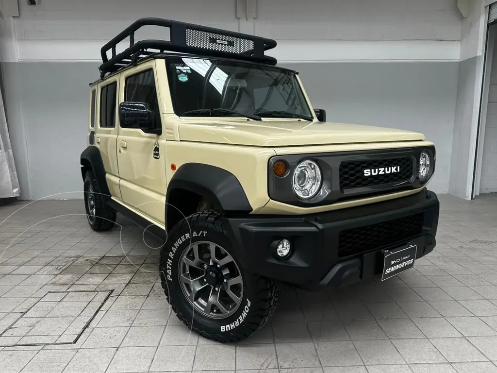 Suzuki Jimny GLX Aut usado (2024) color Crema precio $459,800