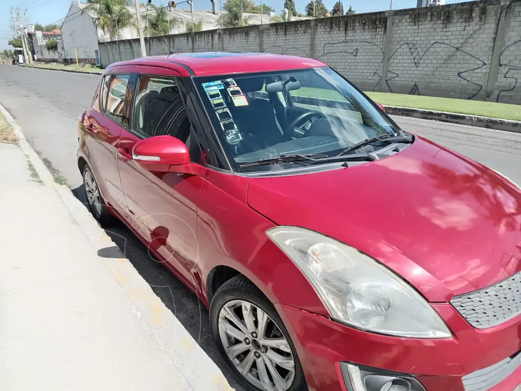 Suzuki Swift GLX usado (2014) color Rojo precio $167,000