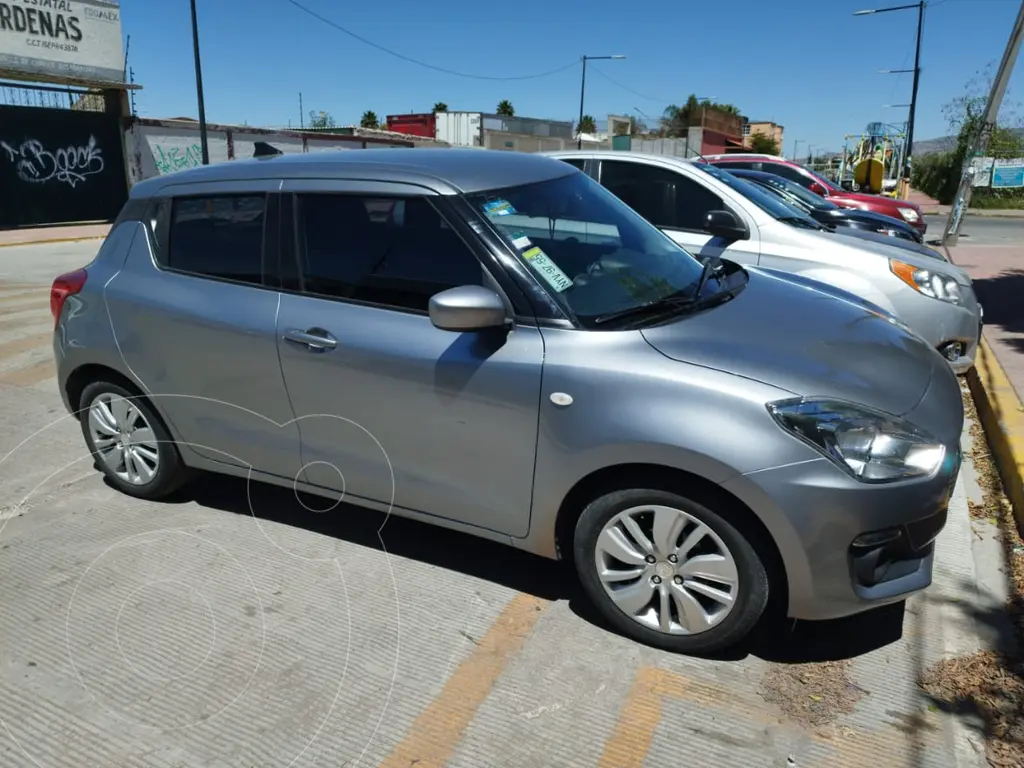 Suzuki Swift GLS usado (2020) color Plata precio $260,000