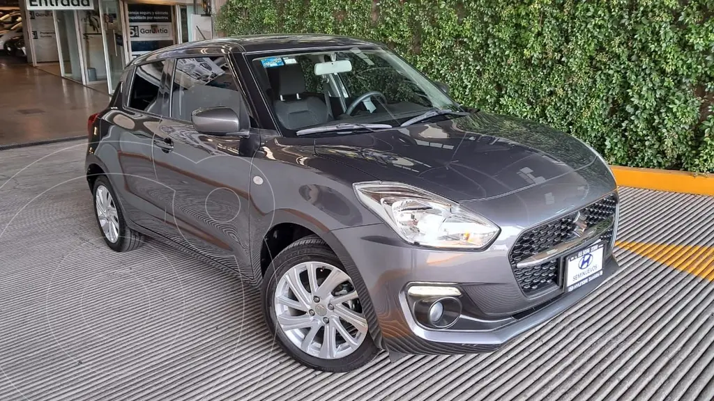Suzuki Swift GLS usado (2022) color Gris precio $289,900