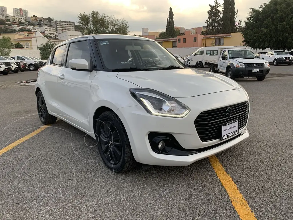 Suzuki Swift GLX usado (2019) color Blanco precio $277,300