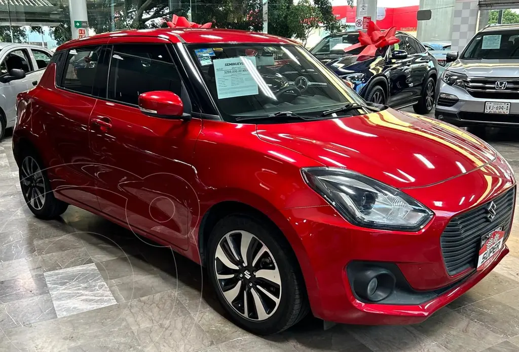 Suzuki Swift GLX Aut usado (2020) color Rojo precio $299,000
