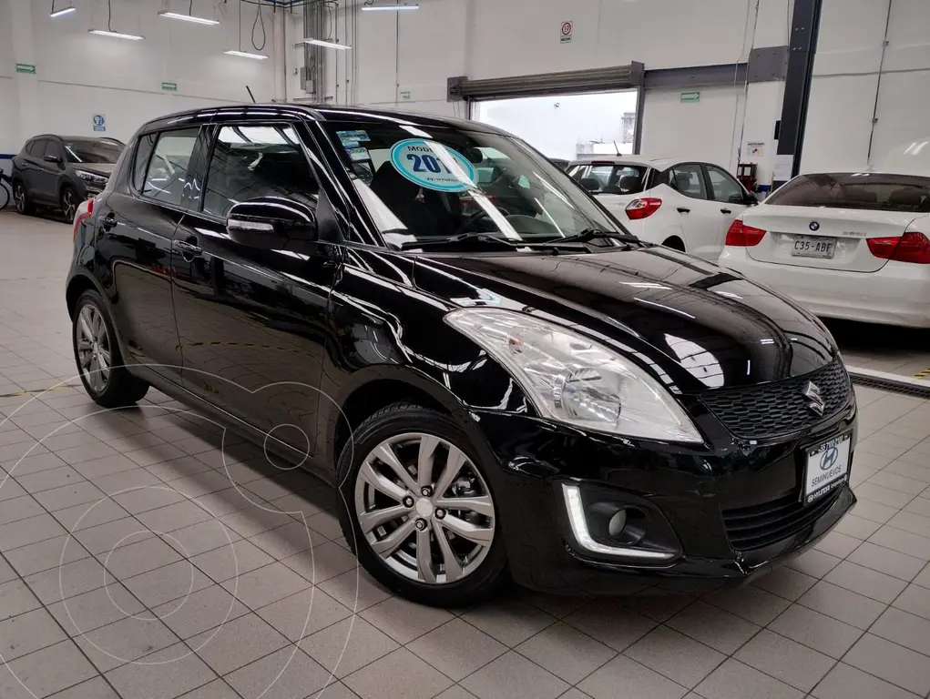 Suzuki Swift GLX usado (2017) color Negro precio $249,000