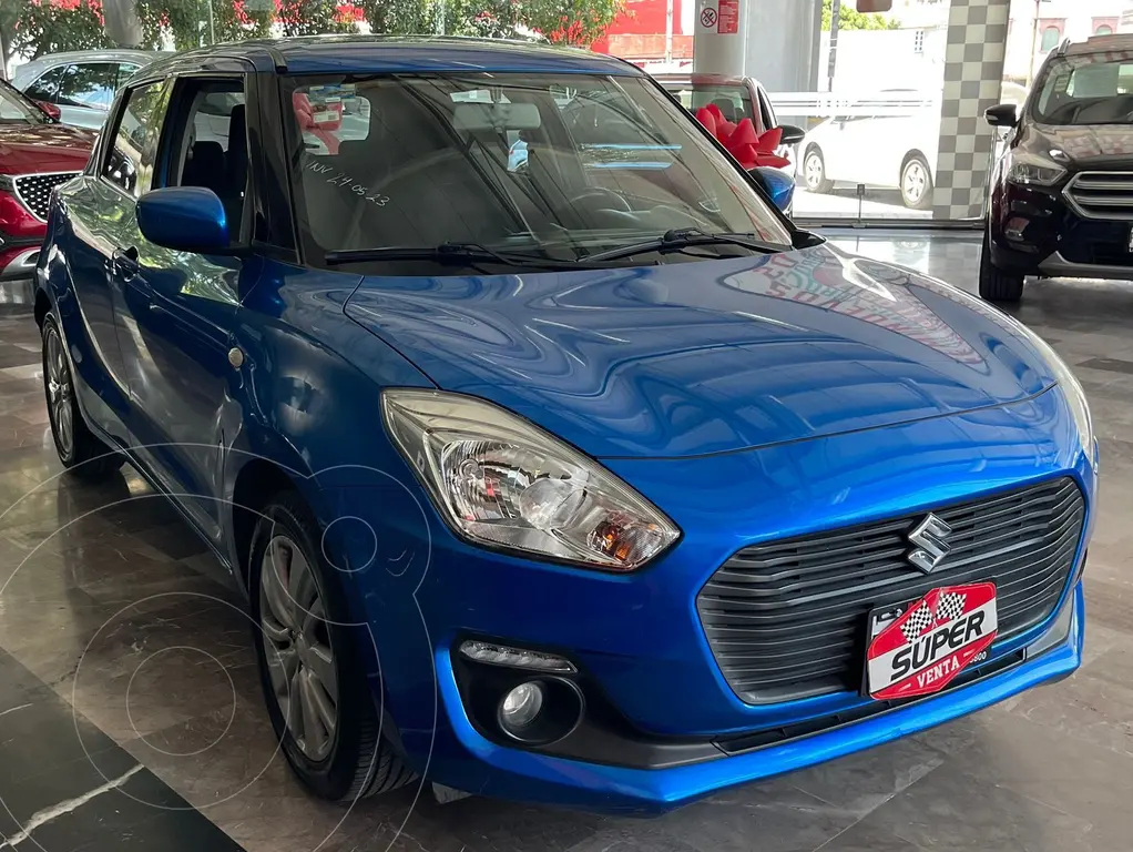 Suzuki Swift GLS usado (2018) color Azul Marino precio $225,000