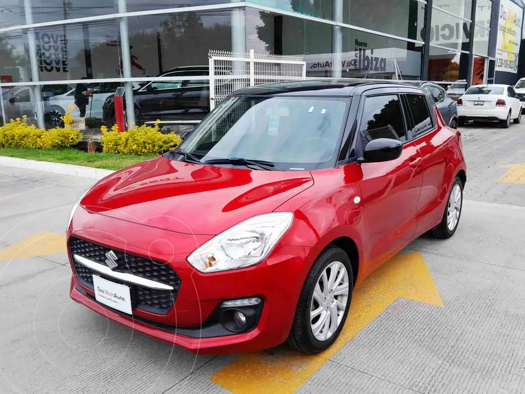 Suzuki Swift GLX usado (2022) color Rojo precio $316,900