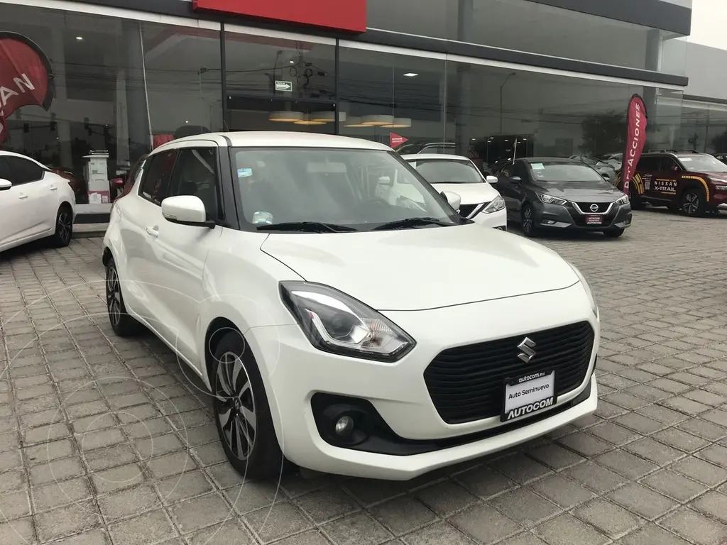 Suzuki Swift GLX usado (2020) color BLANCO POP precio $285,200