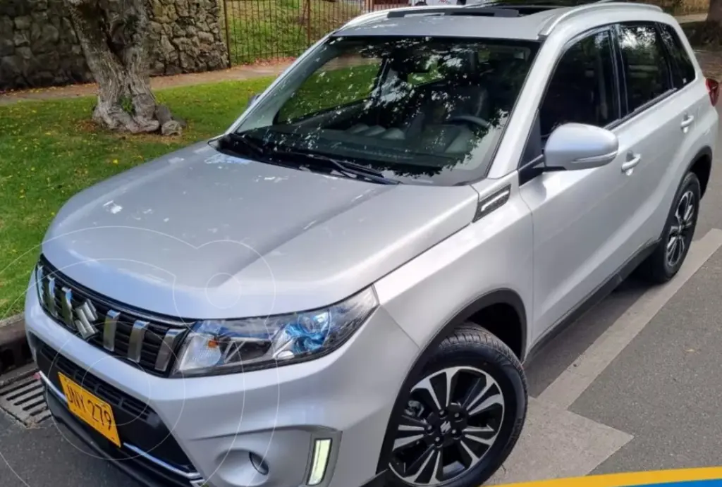 Suzuki Vitara GLX 4x4 Sport Aut usado (2021) color Plata precio $89.900.000