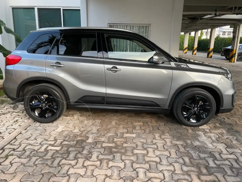 Suzuki Vitara Boosterjet Aut usado (2017) color Plata Paladio precio ...