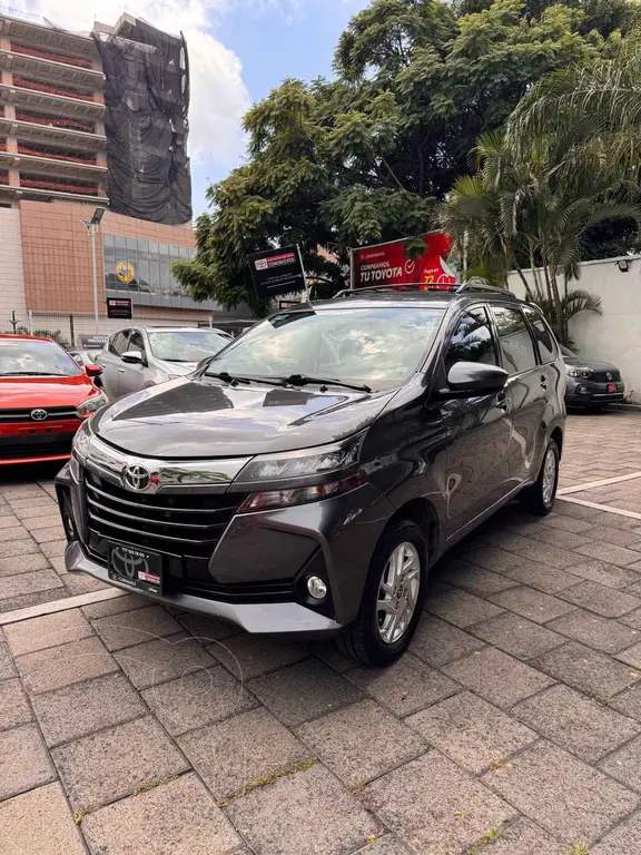 Toyota Avanza XLE usado (2021) color Gris precio $330,000