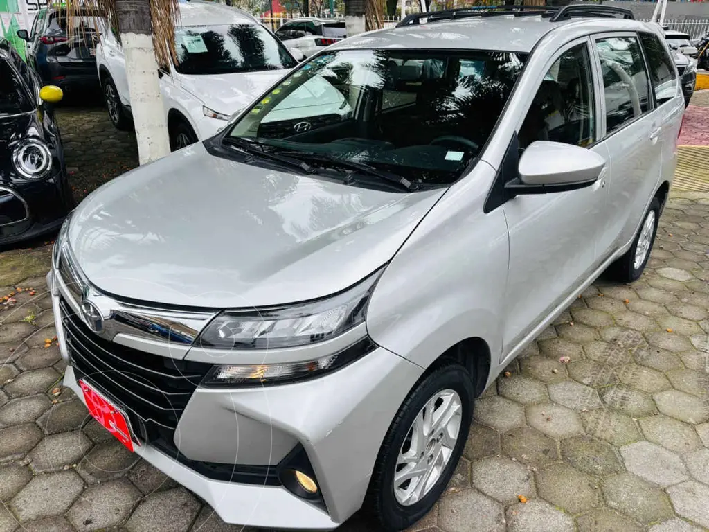 Toyota Avanza XLE usado (2021) color Plata precio $317,000