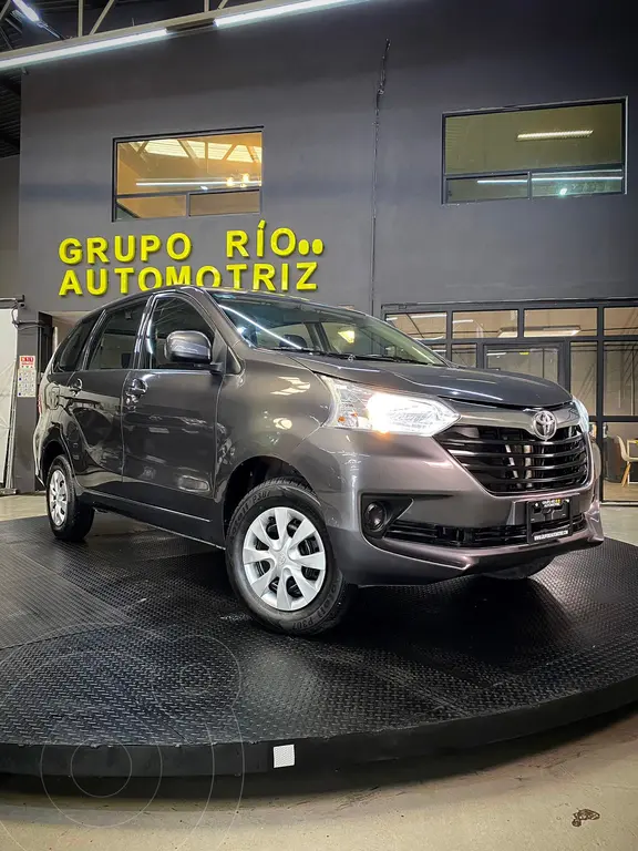 Toyota Avanza Premium Aut (99Hp) usado (2016) color Gris Oscuro precio ...