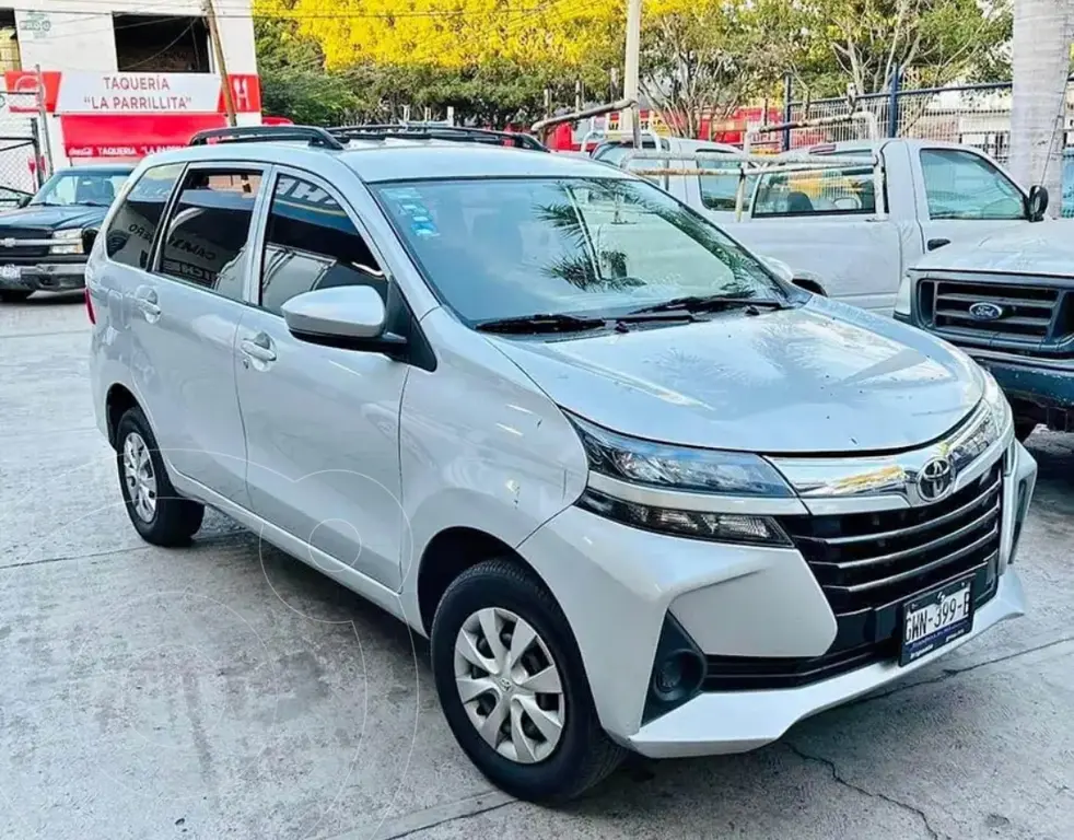 Toyota Avanza LE Aut usado (2020) color Plata precio $250,000
