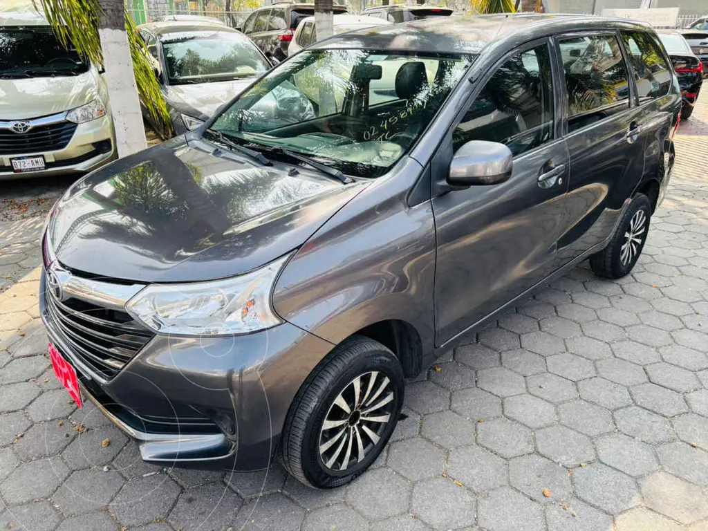 Toyota Avanza LE Aut usado (2018) color Gris precio $247,000