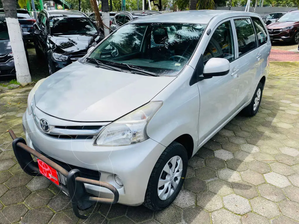 Toyota Avanza Premium Aut usado (2015) color Plata precio $199,000