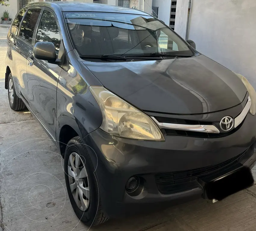 Toyota Avanza Premium Aut usado (2012) color Gris precio $130,000