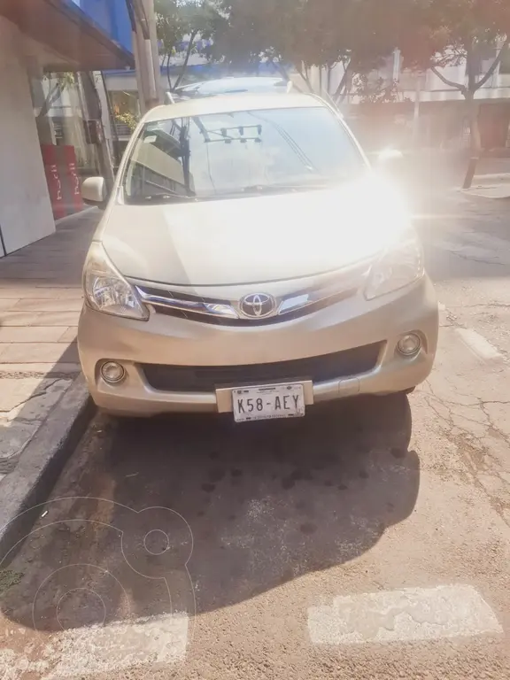 Toyota Avanza LE Aut usado (2015) color Arena precio $125,000