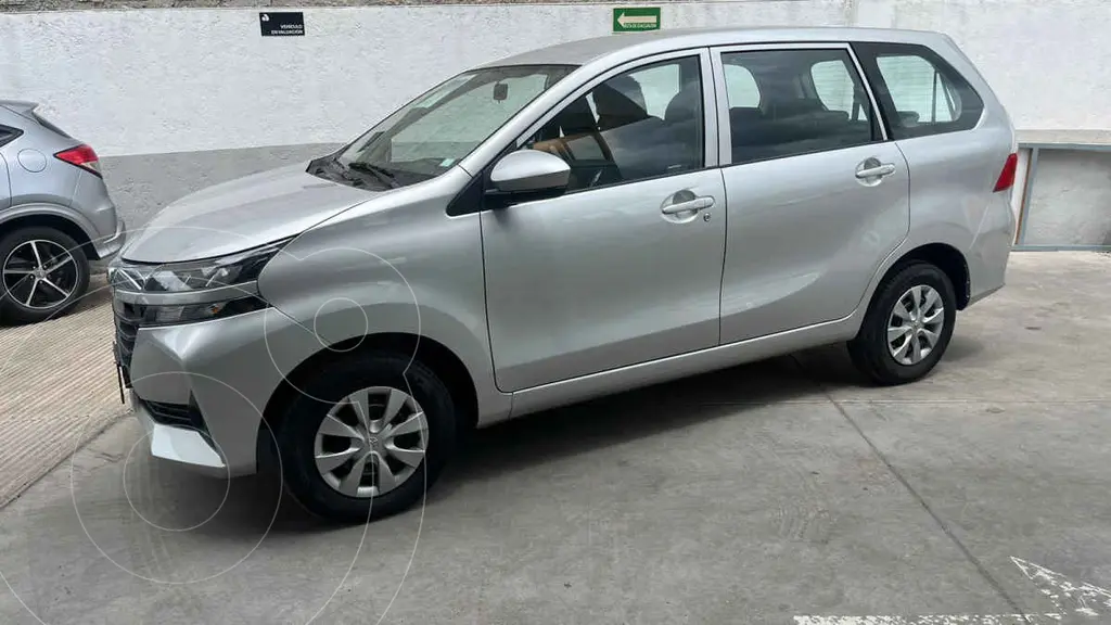 Toyota Avanza LE usado (2021) color Plata precio $319,000