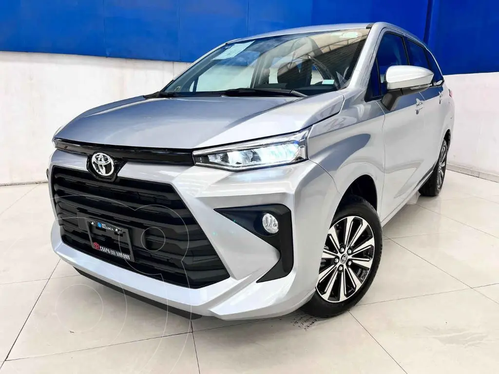 Toyota Avanza XLE Aut usado (2024) color Plata precio $439,000