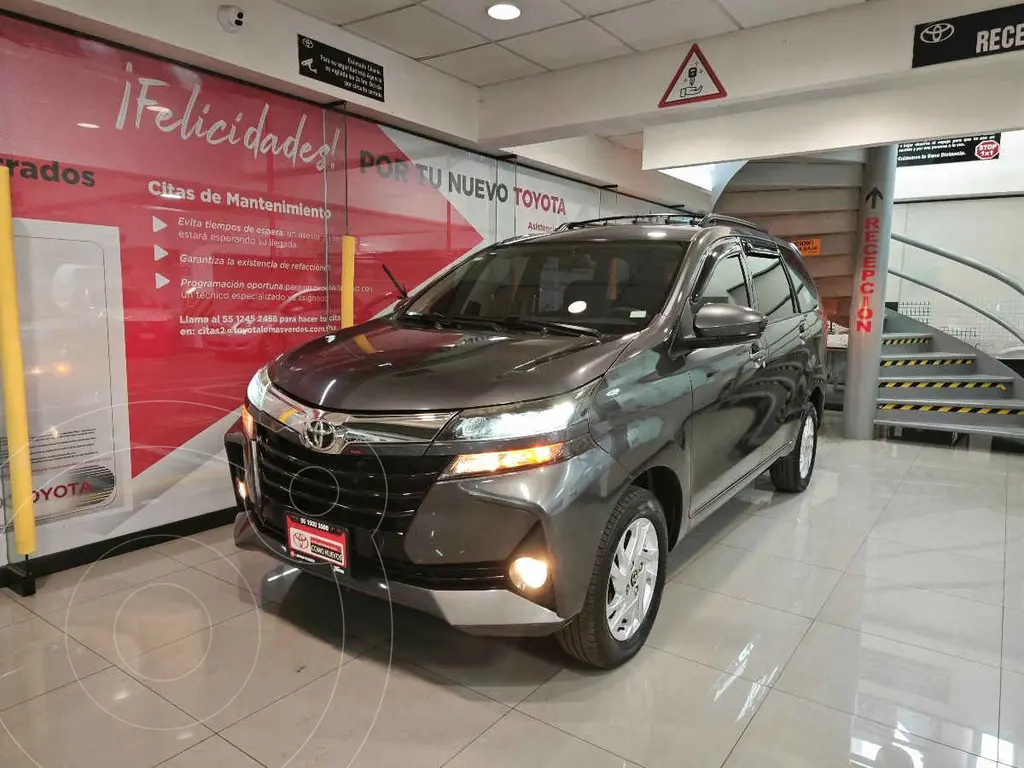 Toyota Avanza XLE usado (2021) color Gris precio $329,100
