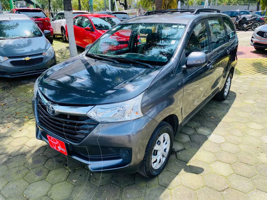 Toyota Avanza LE usado (2018) color Gris precio $247,000