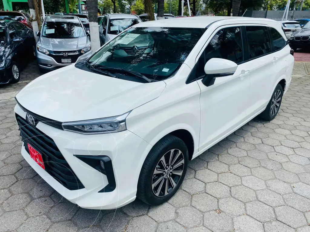 Toyota Avanza XLE Aut usado (2023) color Blanco precio $367,000