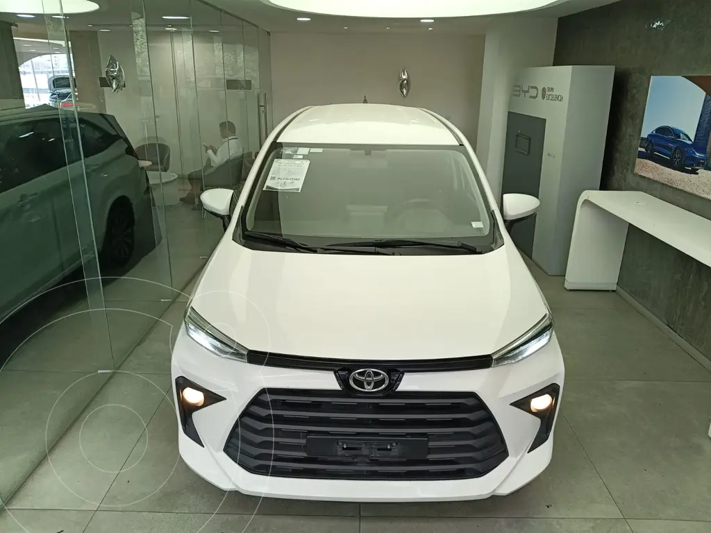 Toyota Avanza XLE Aut usado (2023) color Blanco precio $319,000